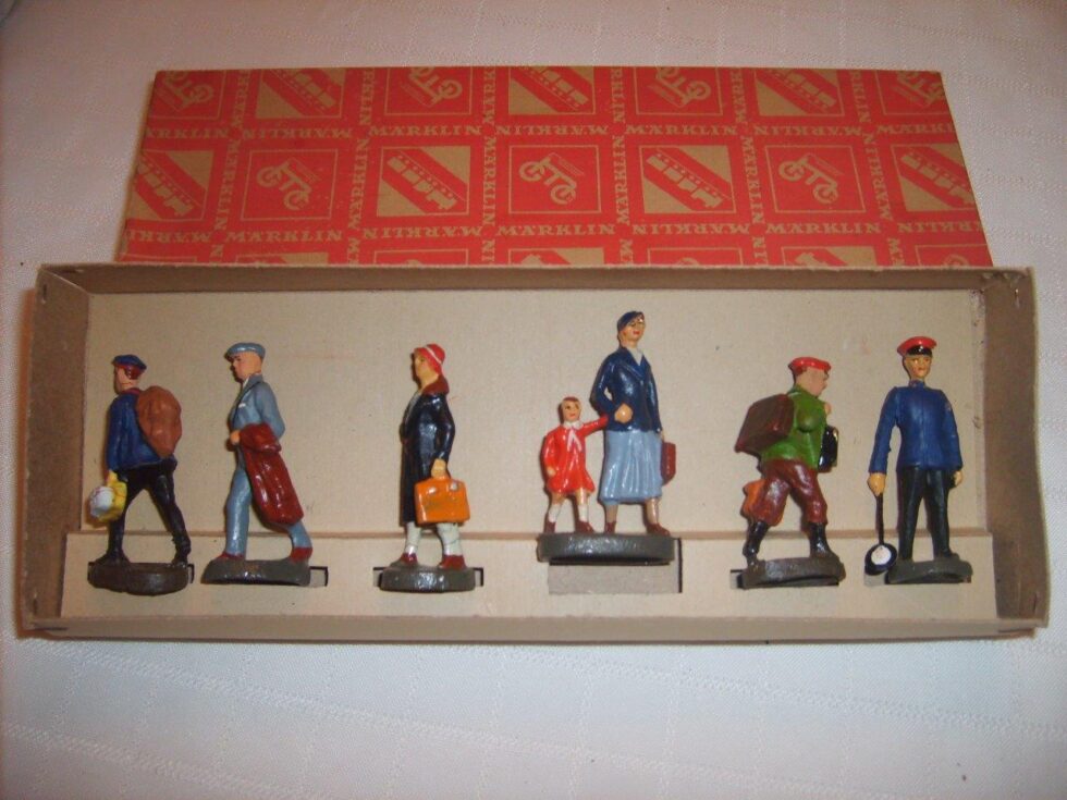 Marklin figures set | Canadian Toy Train Association